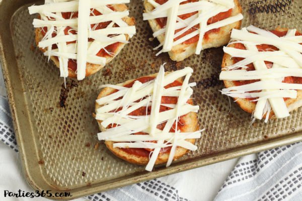 Easy Halloween Mummy Pizzas for Kids - Parties365