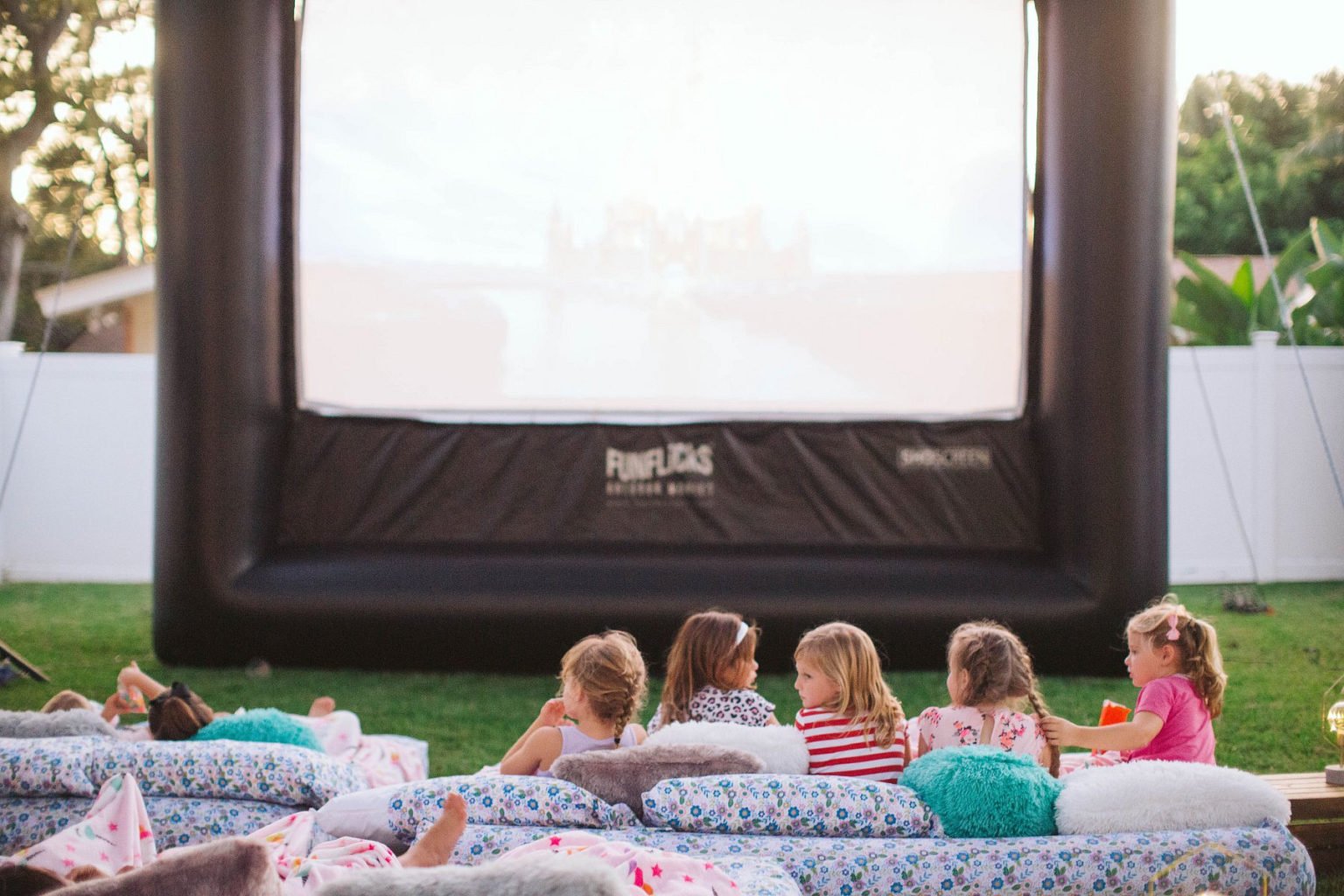How to Throw a Backyard Movie Night Party - Parties365