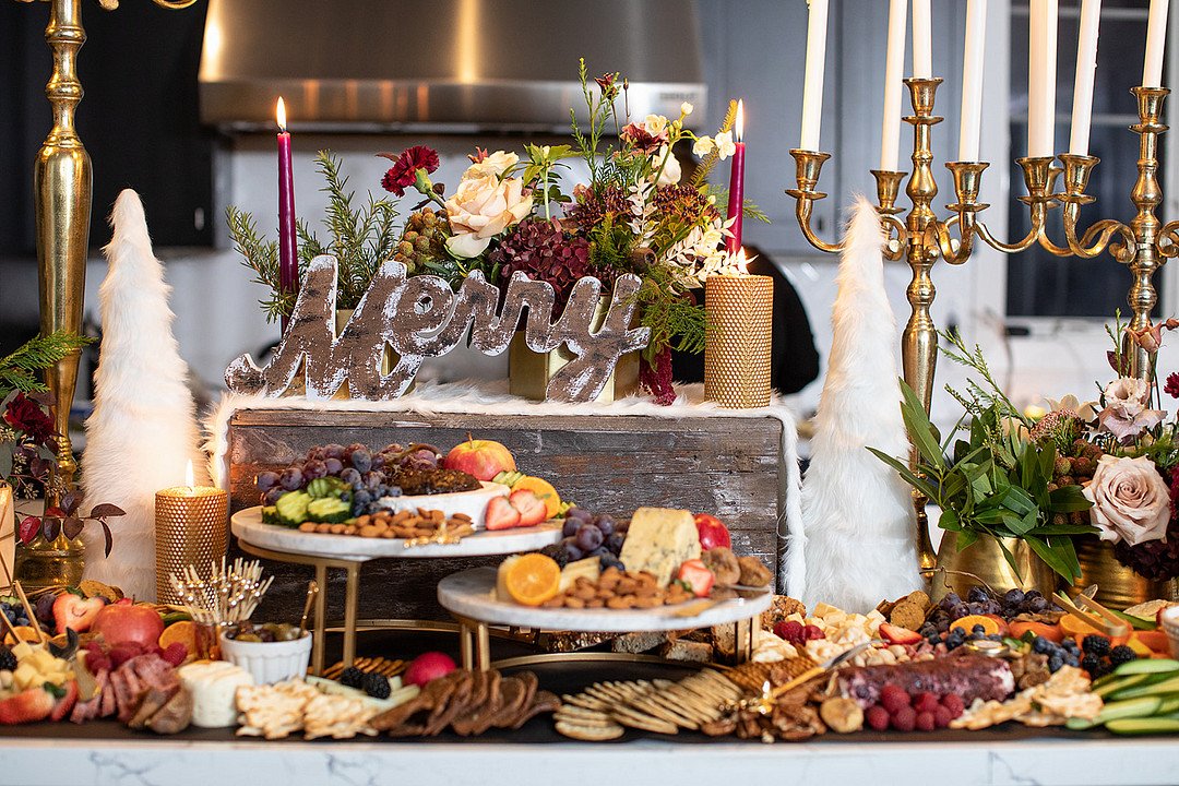 Ideas for Hosting a Christmas Open House Party - Parties365
